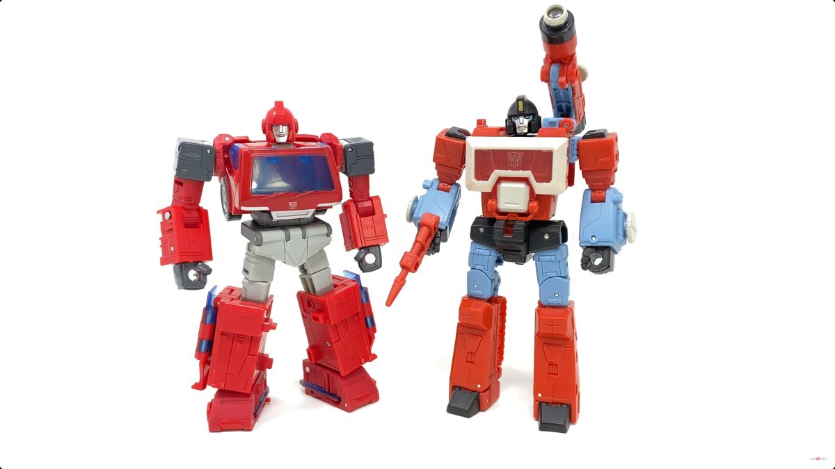 Studio Series 86 Ironhide Voyager New In Hand Images Compared